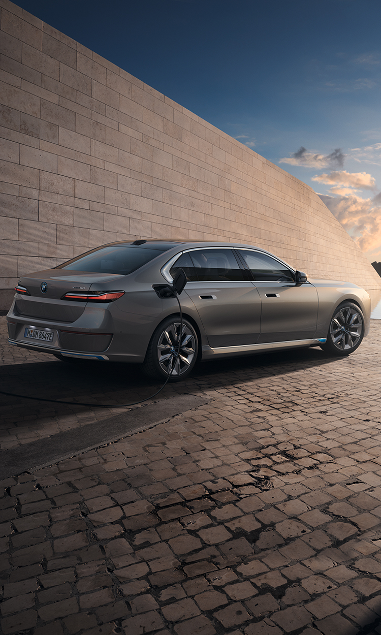 RANGE AND CHARGING THE NEW BMW i 7